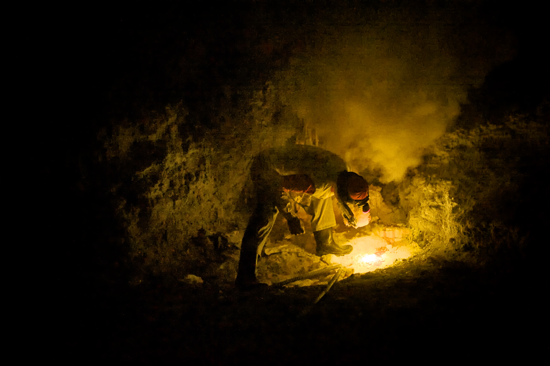 Java – Sulfur Hell Ijen Crater – Michael Paramonti Fotografie